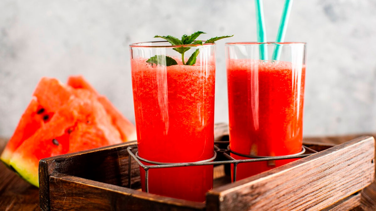 10 Sucos de Frutas Naturais Mais Hidratantes e Saudáveis para o Verão